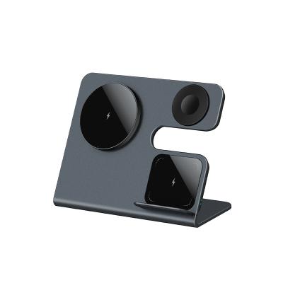 China Desktop 3 em 1 carregador sem fio sução magnética 15W carregador sem fio para telefone celular à venda