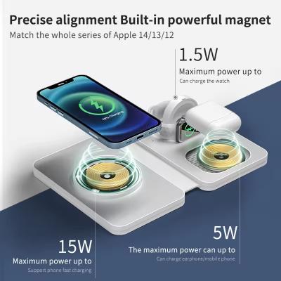 Cina 3 in 1 Wireless Charger Pad Magnetic Foldable Charging Station con 5W/3W/15W max Output in vendita