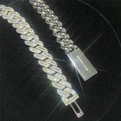 Cina Bling Diamond Cuban Link Necklace Square 15mm ha ghiacciato verso l'esterno la collana cubana del collegamento a catena in vendita