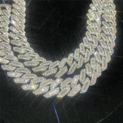Cina Bling Diamond Cuban Link Necklace Square 15mm ha ghiacciato verso l'esterno la collana cubana del collegamento a catena in vendita