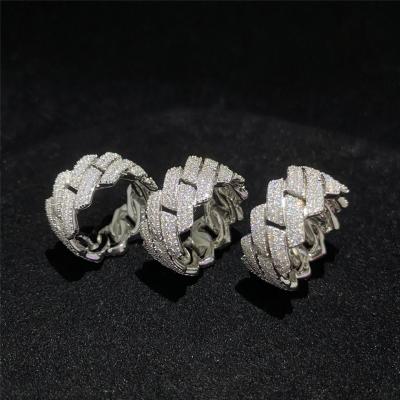 Cina L'eternità d'argento Ring Cuban Link Chai Band di Moissanite ha tagliato la regolazione dell'artiglio dell'oro 18K in vendita