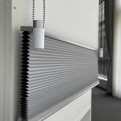 China Sombras eléctricas de panal blanco La solución perfecta para el tratamiento de ventanas para hogares modernos en venta