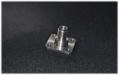 Cina L'alluminio di CNC del connettore di rf si separa la superficie di seta/lavorare aerospaziale di CNC in vendita