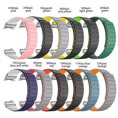 Cina 22mm SamSung Watch 4 Magnetic Leather Band Strap con doppio colore rotante e nylon in vendita