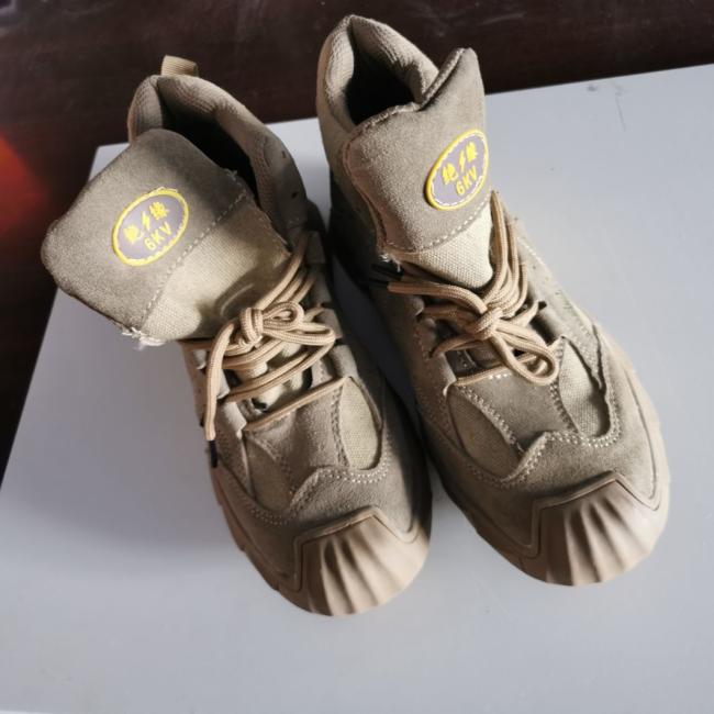 Safety Work Shoes with Fully Covered Soles to Prevent Puncturing The Soles of The Feet Hot Sell