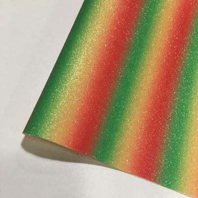 Cina Tipo artificiale variopinto protezione tessuta del tessuto del cuoio del Faux stampato arcobaleno in vendita