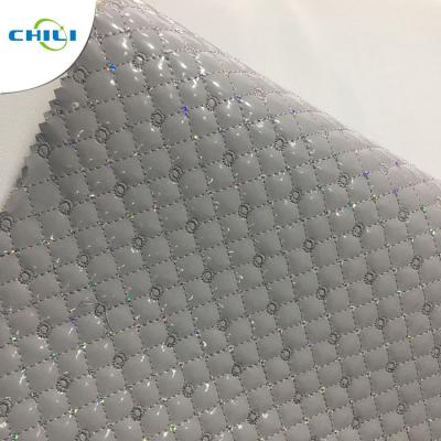 Cina Tessuto delle similpelle imbottito lustro, morbidezza floreale del tessuto di cuoio del vinile pieghettato in vendita