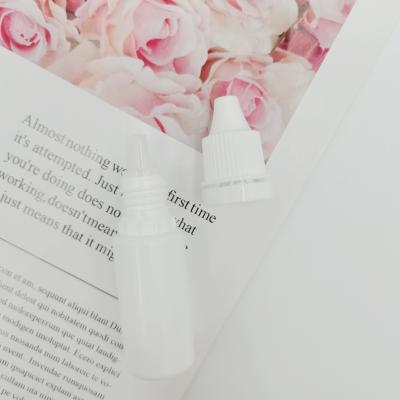 China 5 ml 10 ml PE plastic vloeibare oogdruppelfles met sabotagebestendige dop en punt Te koop