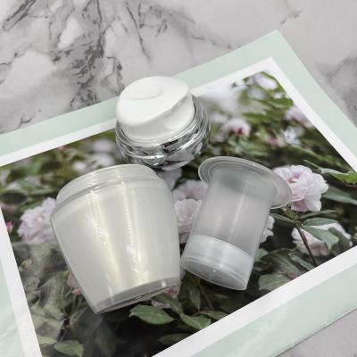 Cina I contenitori cosmetici 30g 50g della pompa del barattolo senz'aria sostituibile della crema hanno personalizzato il colore in vendita