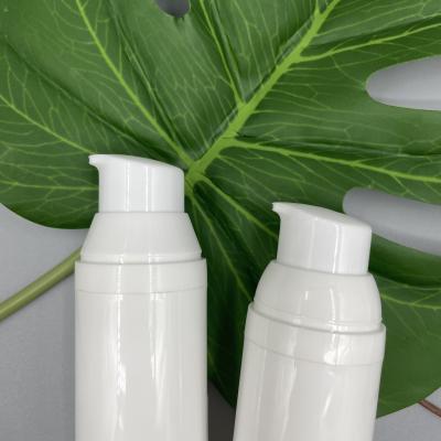 China 30ml 50ml 75ml 100ml pp. reißen auf luftloser Flasche für Hautpflege-Behälter zu verkaufen