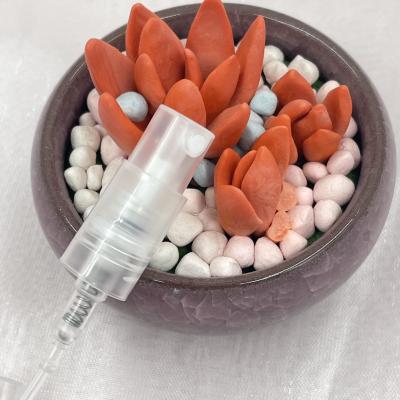 Cina Colore su misura dello spruzzatore 11/410 della pompa del profumo della foschia con il cappuccio pieno dei pp in vendita