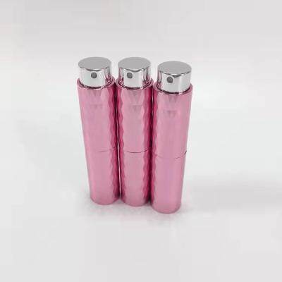 Cina La copertura di alluminio 8ML ha personalizzato la bottiglia riutilizzabile di lusso di vetro dello spruzzo di profumo di progettazione in vendita