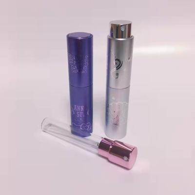 Cina Bottiglia di vetro sostituibile di lusso impressa di progettazione 10ml 8ml della bottiglia dello spruzzo di profumo dell'alluminio in vendita