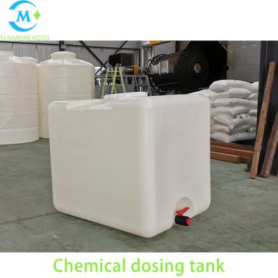 China Rotomolded 1500L Rectangular Plastic Tanks For High Load Operation / High Frequency Liquid Storage for sale