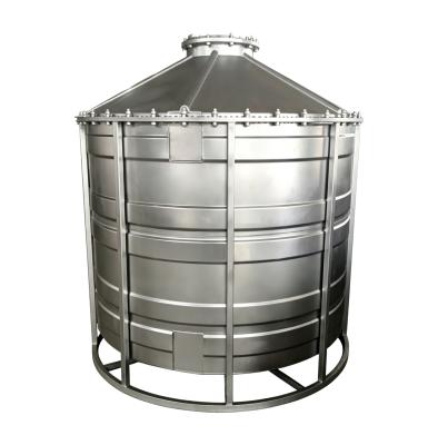 vertical water storage tank