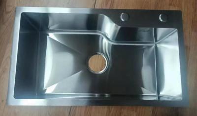 China Rear Drain Placement Handmade Kitchen Sink with Equal Basin Style and Waste Accessories for sale