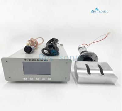 Cina Generatore ultrasonico non tessuto della saldatura 20khz 2000 watt con il touch screen in vendita