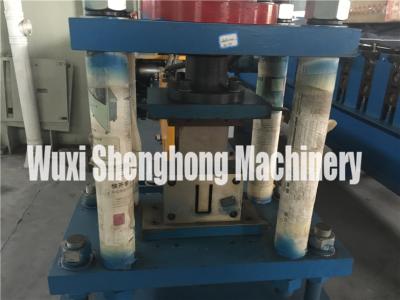China O manual para fora apresenta o rolo da telha de telhado que forma o bom desempenho da máquina à venda