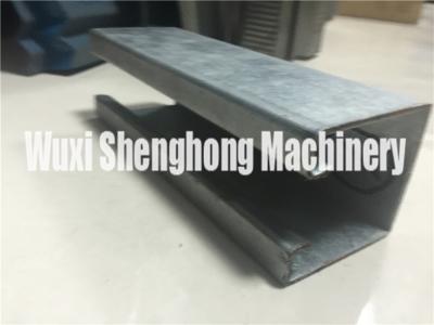 Cina Rotolo del Purlin di forma del metallo C che forma lunga vita antiruggine a macchina del rullo in vendita
