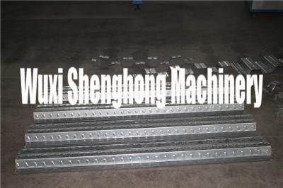 Cina Rotolo d'acciaio della piattaforma del metallo di GI che forma macchina con il gruppo di regolazione mobile in vendita