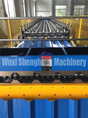 Cina Rotolo d'acciaio del pannello di parete del materiale da costruzione che forma macchina con la stazione idraulica in vendita