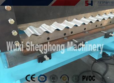 Cina Il rotolo d'acciaio colorato del tetto della glassa che forma la macchina 13 rema 15 m./min in vendita