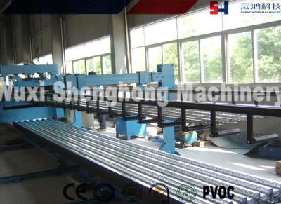 Cina Rotolo durevole della piattaforma del metallo che forma macchina, rotolo di Decking del pavimento che forma linea in vendita