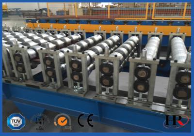 China Rolamento galvanizado costume da chapa de aço que forma a máquina com Decoiler manual à venda