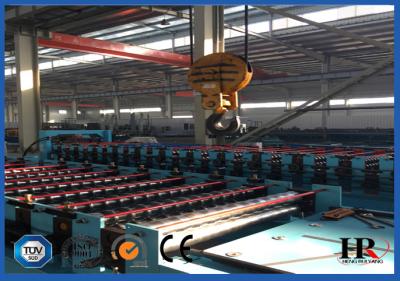 Cina Lo SpA controlla il rotolo del tetto che forma la macchina, macchina del rotolo del pannello del tetto del metallo precedente in vendita