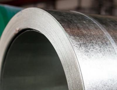 Cina Bobine di lamiera d'acciaio zincato in lega di zinco per costruzioni ASTM, resistenza alla trazione 500 Megapascal in vendita