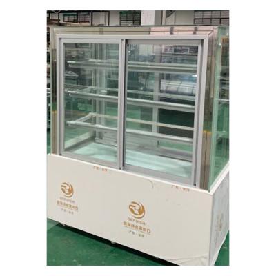 Cina Espositore refrigerato per torte con struttura in acciaio inox e vetro a più ripiani in vendita