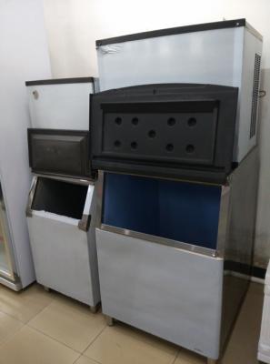 China Cubo de gelo comercial que faz a máquina com 25/45/120 quilogramas de capacidade 60HZ à venda