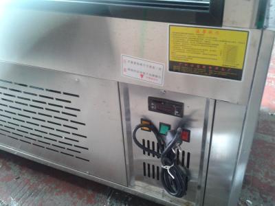 Cina Congelatore economico dei frigocongelatori dell'esposizione del dolce con vetro curvo in vendita