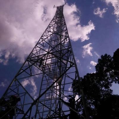 China Gegalvaniseerde van de de Pijpmicrogolf van Drie het Staaltorens van het Beenrooster de Telecommunicatietoren Te koop