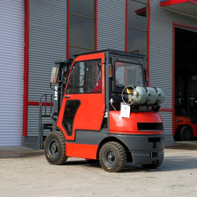 4 Wheel Gasoline Reach LPG Petrol Forklift at 3ton/2ton/2.5ton/3.5ton with Forklift Positioner Sideshifter