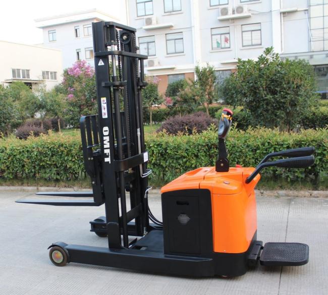 2 Ton Battery Operated Electric Reach Stacker Lifting Height 1600mm 1.6m Mast Pallet Stacker Truck