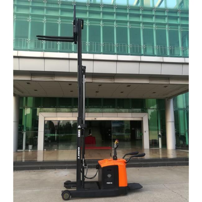 2ton 2000kg Cqd20 Stand-on Electric Reach Stacker Truck Battery Pallet Stacker with 4.5m 4500mm Mast Lifting Height
