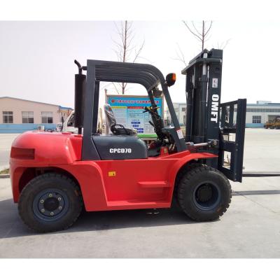 Cina Camione elevatore diesel da 7 tonnellate con altezza di sollevamento 3000-7000 mm Min. Larghezza dell'accoppiamento ad angolo retto 5620 mm in vendita
