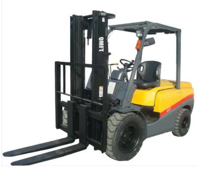 中国 4.0t 4ton 4 T ディーゼルフォークリフト 自動トランスミッション ミニター ターニング半径 2530mm 販売のため