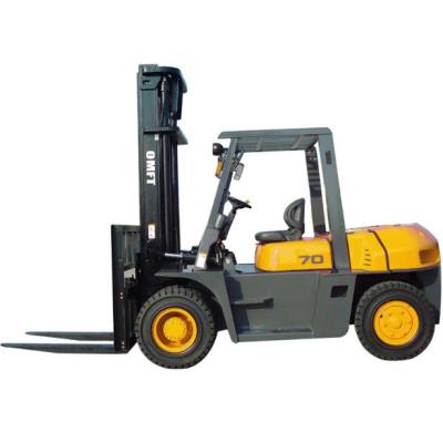 China 3300 mm Min. Raio de rotação 6 toneladas em empilhadeira diesel com pneus sólidos e alta altura de elevação à venda