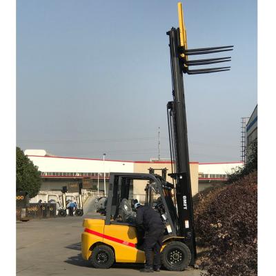 China Motor japonês Yammar 3t em diésel em empilhadeira com mastro de contêiner triplex e mudança lateral à venda