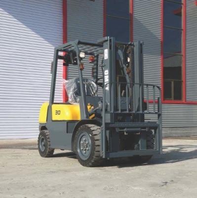 China Hecho Omft carretilla elevadora con tenedor 1070 mm Min. Rayo de giro 2470 mm y motor japonés S4s en venta