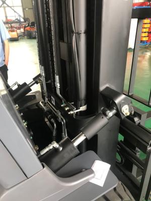 Cina 3m 4.5m 6m Full Free Mast Ce ISO 3.5t Elettrico carrello elevatore con 1070mm Forch Positioner Clamp in vendita