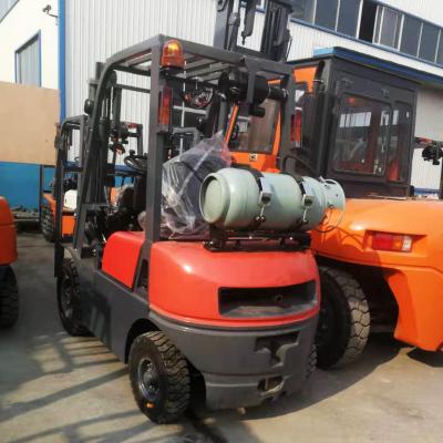 China 2 ton 2,5 T 2000kgs 2500kg Benzine en LPG Dual Fuel Counterbalanced Forklift CE ISO Toyota Model met Japanse Nissan K21/K25 Motor Te koop