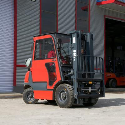 China 2t benzine LPG vorklift met Nissan K21 K25 klemmen Hydraulische transmissie en duurzaam Te koop