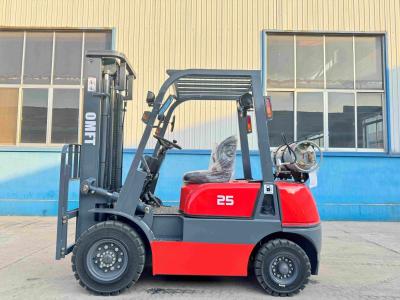 China 2.5ton 4-wiel benzine LPG hydraulische heftruck vorkheftruck met intelligente batterij Te koop