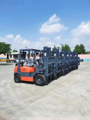 China 500 mm Centro de carga 2.5 toneladas Gasolina GLP carretilla elevadora con motor chino o japonés y altura de elevación 3000-7000 mm en venta