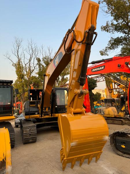 Quality CAT320D2 Second-Hand Excavator with and High Work Efficiency in Good Condition for sale