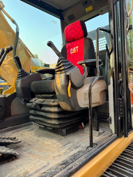 Quality CAT320D2 Second-Hand Excavator with and High Work Efficiency in Good Condition for sale