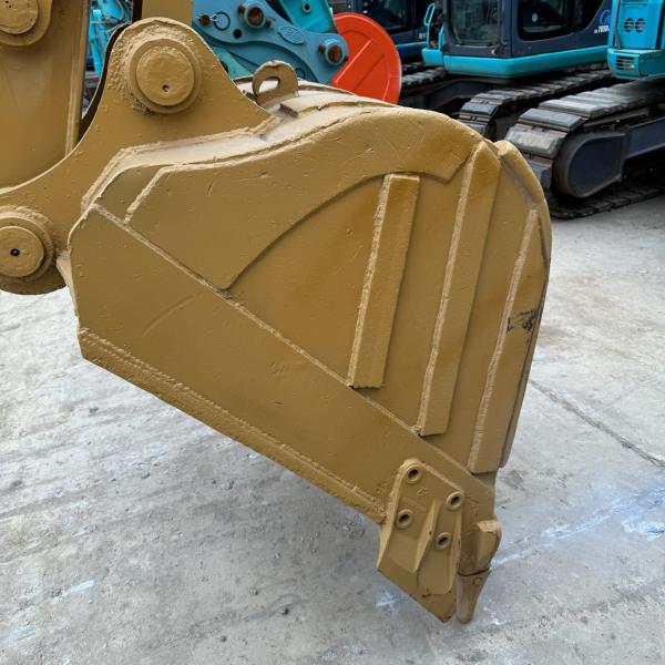 Quality 1.0m3 Original Hydraulic Valve And Cylinder For KAT320LC Excavator for sale
